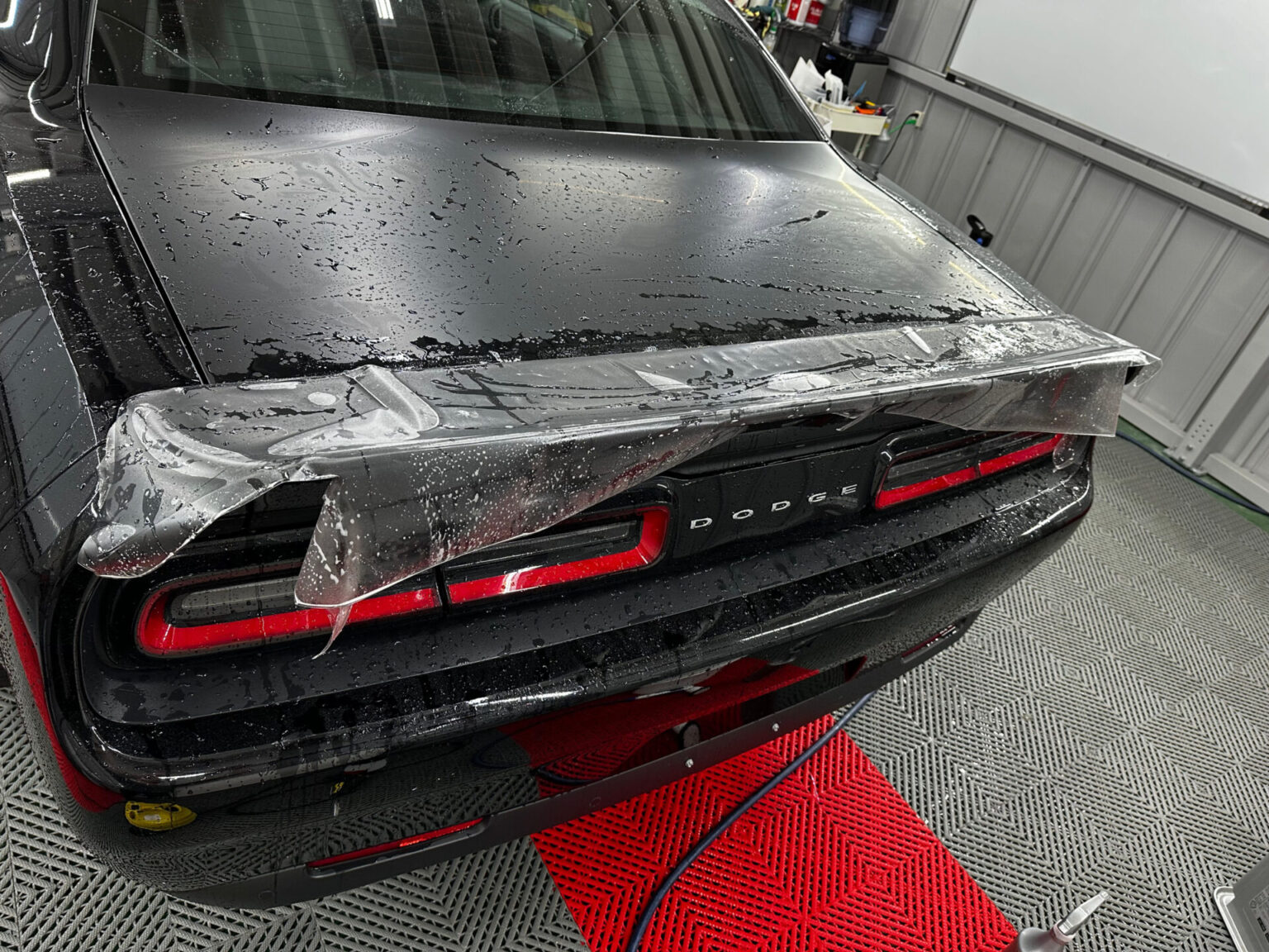 ダッチ・チャレンジャー PPF マット化（ステルスプロテクション）施工 – PassingMark